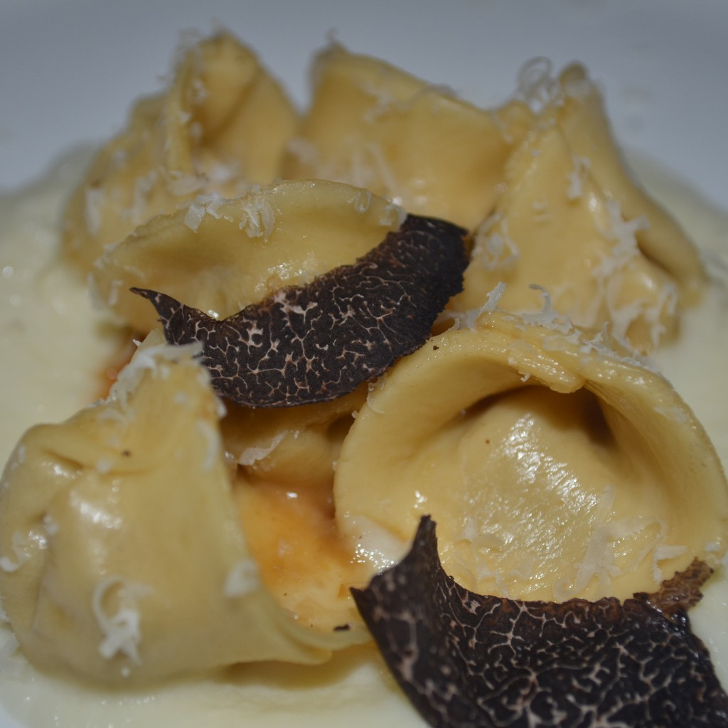 Ricotta Raviolo, Cauliflower Cream and Black Truffles - Manfredi